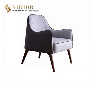 Cina gambe di legno scure comode di 72cm Grey Leather Armchair With Solid in vendita