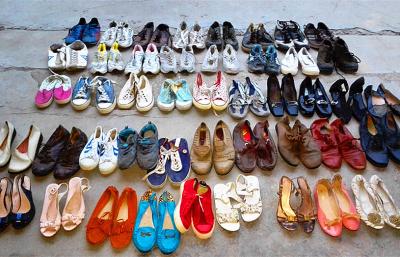 China De kinderen en de Vrouwenvolwassenen gebruikten Schoenen In het groot Balen 25 Rood/Zwarte Kg/Bag/Wit Te koop