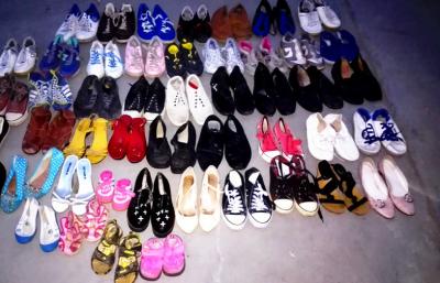 China Bulk Rang Nieuwe & Teruggekeerde Gebruikte Schoenen In het groot Tennisschoenen/Atletiek voor de Uitvoer Te koop