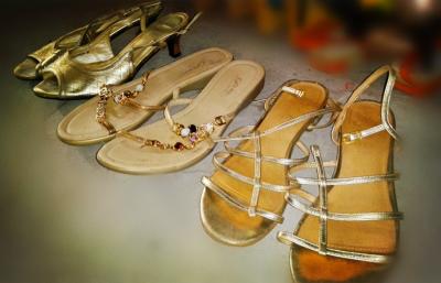 China Gebruikte de Nieuwe Stijl van de manierstijl de Schoenen van Vrouwen voor de Filippijnen, Gebruikte de Zomerschoenen Te koop
