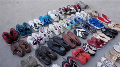 China Sorteer een Goedkope Massa Gebruikte In het groot Schoenen/de schoenen van Tweede Handjonge geitjes en de Schoenen van Mensen Te koop