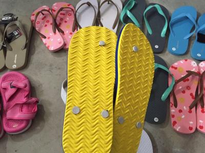 China Mensen Gebruikte Gebruikte de Douchepantoffels Gemengde Kleur van de Schoenen In het groot Regen Seizoen Te koop
