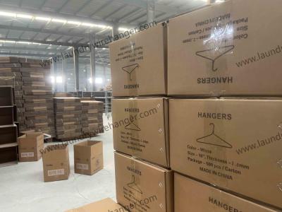 중국 16-inch Painted Golden Laundry Wire Hanger, 1.9mm Diameter for Dry Cleaners 판매용