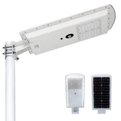 Cina Iluminazione pubblica all'aperto 110lm/W tutto del LED in un modo solare del risparmio energetico di giorni piovosi dell'iluminazione pubblica 4 in vendita