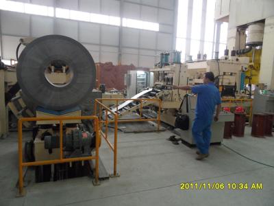 Chine Bobine de Decoiler redressant la machine à vendre