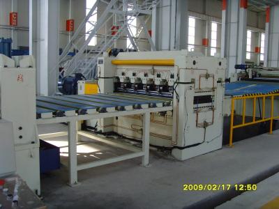 Chine Alimentant à 2000mm la découpeuse en acier 15T de bobine découpeuse hydraulique de tuyau à vendre