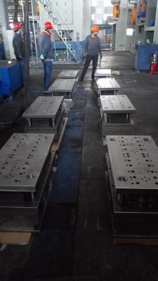 Chine 100 le progressif en métal de Ton Progressive Stamping Die 4140mm meurent outillage à vendre