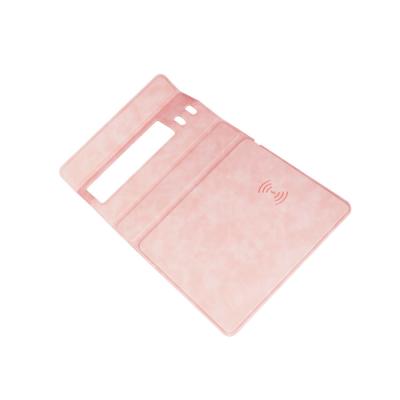 Cina Customised High Quality Fast Charging Multifunction Foldable Pu Leather Wireless Charging Mouse Pad in vendita
