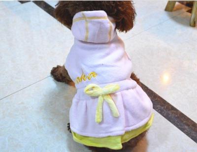 China Van de de Hondkleding van het huisdieren Witte Middelgrote Mooie Meisje de Vrije tijdskleren voor de Winter Te koop