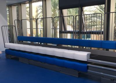 Chine Allocation des places escamotable de banc de Tribune de 3 rangées manuelle pour le court de tennis à vendre