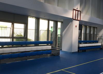 Chine Allocation des places escamotable de banc de Tribune de 3 rangées manuelle pour le court de tennis à vendre