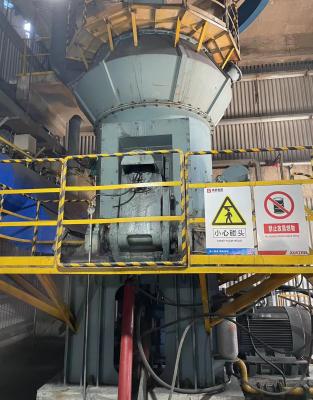 Cina Mulino a rulli verticali per bentonite - Mulino verticale per bentonite ad alta efficienza e basso costo in vendita