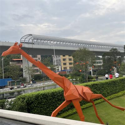 Cina La grande giraffa all'aperto del metallo della geometria scolpisce decorativo per il quadrato del centro commerciale in vendita