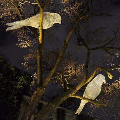 Cina Acciaio luminoso del metallo del parco dell'uccello della vetroresina all'aperto della scultura decorativo per gli alberi in vendita