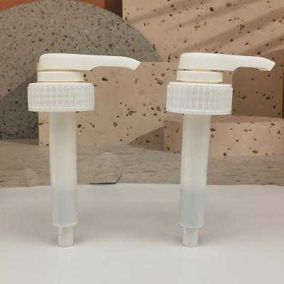 Cina Screw Down Cosmetic Lotion Pump Plastic Liquid Dispenser Pump Ribbed Dosage 10cc in vendita