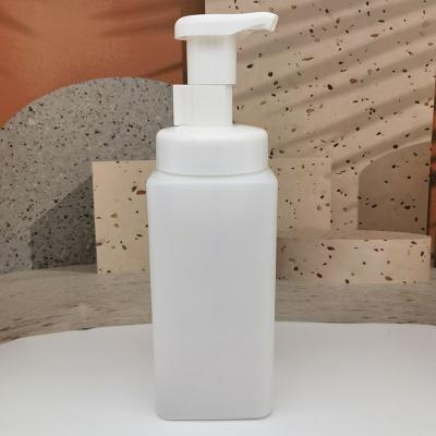 Cina 500ml Square Plastic HDPE Foam Pump Bottle 3cc 58mm Closure Size in vendita