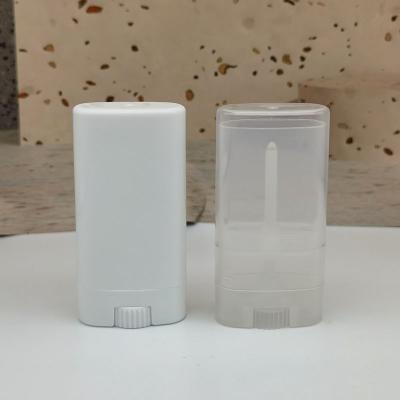 Cina Oval Twist Up Cardboard Plastic Deodorant Bottle Containers Stick 15ml 15g For Lip Balm Body in vendita
