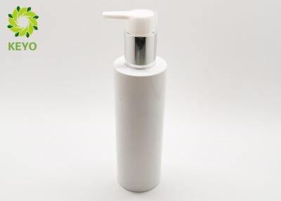 Cina La pompa vuota dello sciampo di colore bianco di forma rotonda imbottiglia il servizio personalizzato di 10 OZ accettabile in vendita