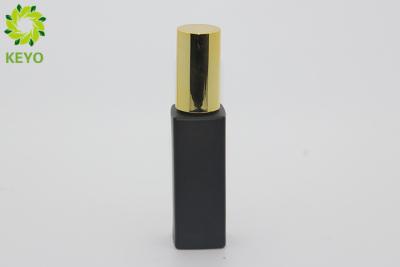 Cina Bottiglia d'imballaggio 30ml del fondamento liquido di vetro nero opaco con il cappuccio della pompa dell'oro in vendita