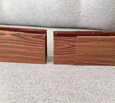 Chine épaisseur de plafond de cloison de 300x300x3000mm U taille adaptée aux besoins du client par 0.5mm à vendre