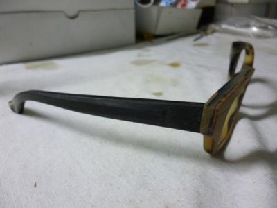 China El último búfalo del logotipo de encargo enmarca gafas hechas a mano de los marcos ópticos del cuerno del buey en venta