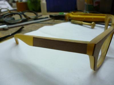 China Búfalo hecho a mano de 2012 modas el último enmarca gafas de los marcos ópticos del cuerno del buey en venta