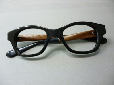 China Cuerno del búfalo del precio de fábrica/lentes hechas a mano del cuerno del ganado para las celebridades, vacaciones en venta