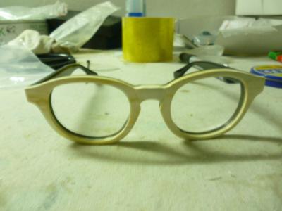 China El último búfalo del nuevo amarillo de la moda 2012 enmarca gafas hechas a mano de los marcos ópticos del cuerno del buey en venta