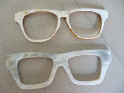 China Búfalo del blanco de las lentes CR39 el último enmarca las lentes hechas a mano de los marcos ópticos del cuerno del buey en venta