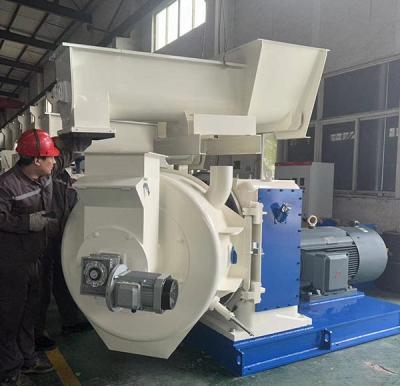Chine Le moulin en bois de granule de matrice de granule de la Russie usinent le CE 200KW 3 ton/h à vendre