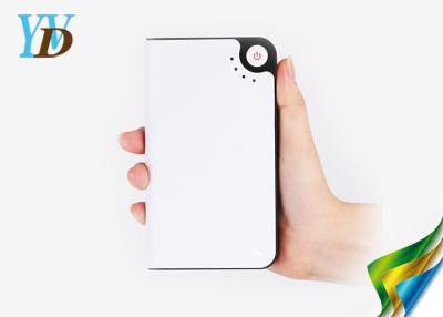 Cina 8600mAh dimagriscono la Banca portatile di potere della grande capacità della carta del caricatore mobile in vendita