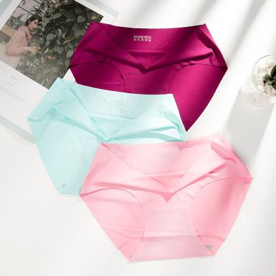 Cina Insiemi comodi di seta del reggiseno e delle mutandine delle mutandine XXL della biancheria intima delle signore del ghiaccio in vendita