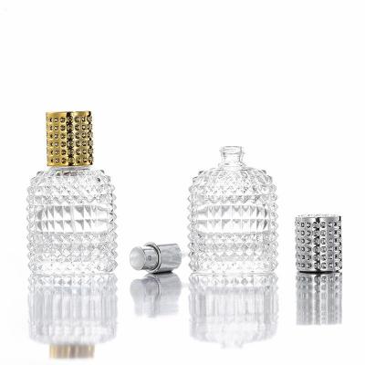Cina Flacone spray per profumo di ananas Flacone spray da 30 ml 50 ml Pressa in vetro trasparente vuota in vendita
