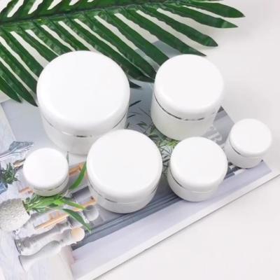 Cina i barattoli cosmetici di plastica del contenitore pp di crema di fronte di 20g 50g 100g 150g 250g per il labbro sfregano la crema di fronte in vendita