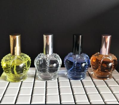 Cina Il giro riutilizzabile modella le bottiglie vuote di 80ml Flint Glass Refillable Perfume Spray con l'atomizzatore dello spruzzo in vendita