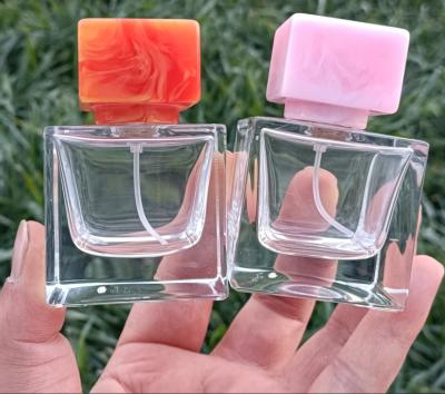 Cina Nella vendita all'ingrosso di vetro della bottiglia dello spruzzo di profumo del quadrato di lusso di riserva del campione libero 50ml 100ml in vendita