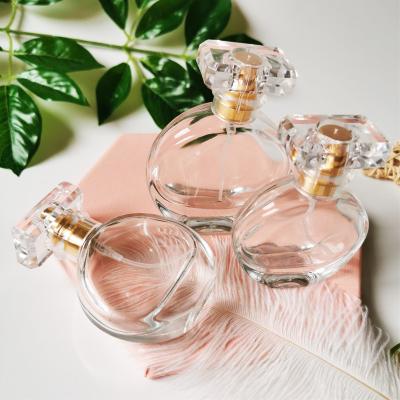 Cina Nuova bottiglia rotonda di vetro dello spruzzo di profumo della bocca della vite della radura 30ml 50ml di modo in vendita