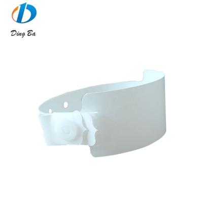 Chine Logo personnalisé Bracelets en plastique Colorier Jaune Rouge Blanc Bleu Bracelet composite à vendre