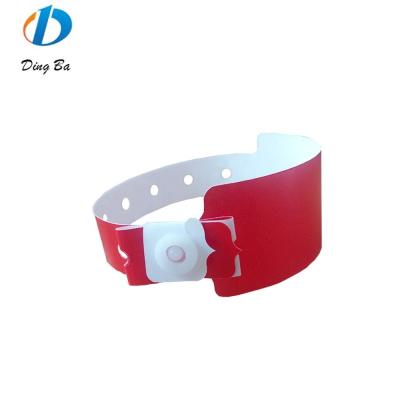 Chine Logo personnalisé Bracelets en plastique Colorier Jaune Rouge Blanc Bleu Bracelet composite à vendre
