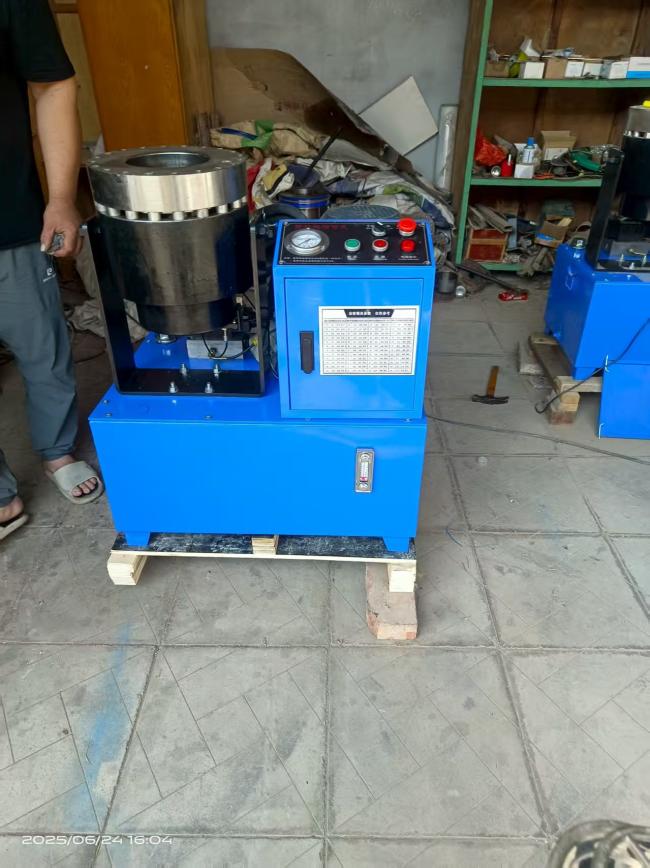 Pipe Crimping Machine Image 2