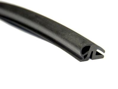 China weniger flexibel in der Länge Extrudiertes Gummi-Dichtungsmaterial Co-extrudiertes EPDM-Gummidichtungsmaterial zu verkaufen