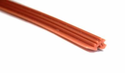 Chine Joints en caoutchouc en U expulsés de silicone pour la fenêtre de voiture et la porte à vendre
