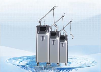 中国 空冷のアクネの傷の取り外しの10600nmに新しい表紙を付ける皮のための僅かの二酸化炭素レーザー機械 販売のため