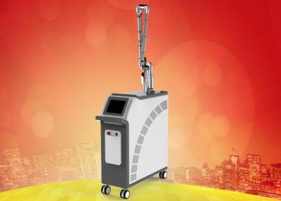 Cina 1-10HZ e la macchina del laser del ND Yag del commutatore dell'alta energia 2000mj Q per il tatuaggio riducono, pigmentano la rimozione in vendita
