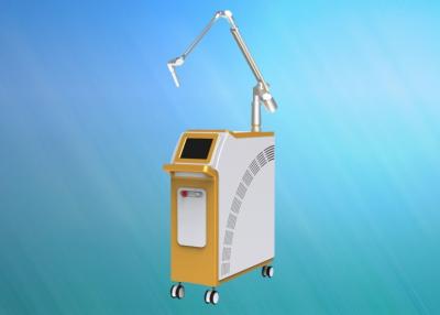 Cina Macchina medica di rimozione del tatuaggio del laser del commutatore di 1064nm 532nm Q per rimozione del neo della Corea in vendita