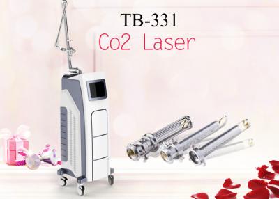 Cina Macchina frazionaria 10600nm di ringiovanimento della pelle di rimozione della cicatrice del laser di CO2 della metropolitana di rf in vendita