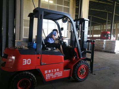 Cina Dimensione diesel dell'attrezzatura di sollevamento di maneggio del materiale del carrello elevatore 1070x125x45mm in vendita