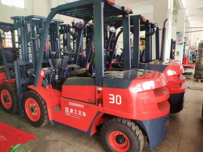 Cina Struttura compatta 3 altezza di elevazione massima del carrello elevatore 3000mm di tonnellata con capacità superiore del passaggio in vendita