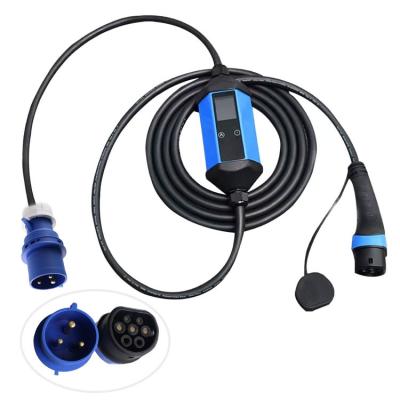 Cina Portable Ev Car Charger TYPE 2 32A 7KW Portable Electric Vehicle Charger 250V TPU AC EV Charger for Electric Car in vendita