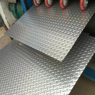 China Best Selling 800mm Width Checkered Galvanized Steel Sheet Tear Drop Pattern Metal Plate Stair Tread for Walkway ASTM Compliant for sale